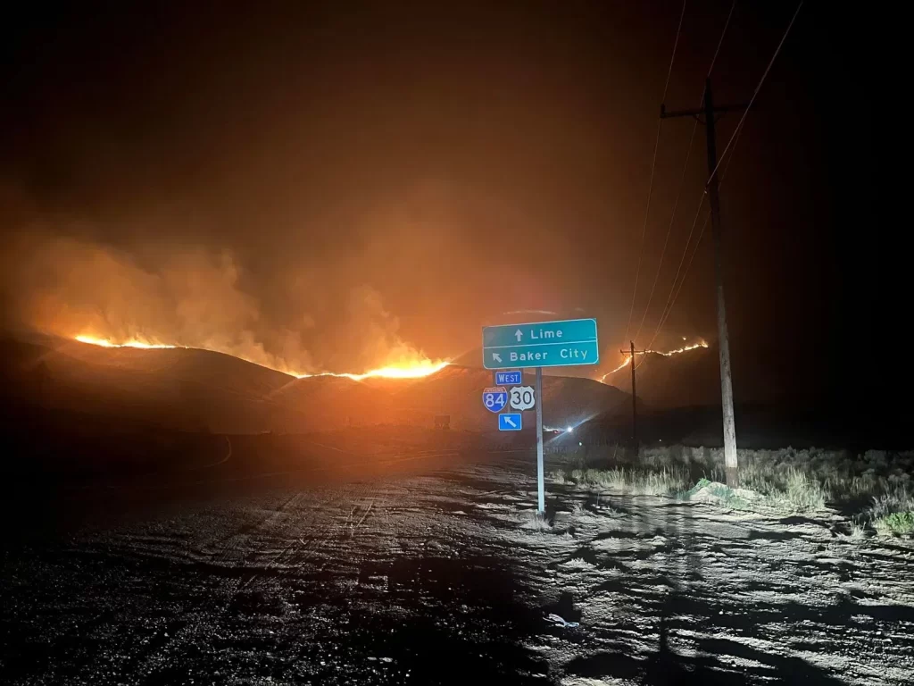 俄勒冈州野火烧毁土地超108万英亩 - 摩登时讯｜美西新闻